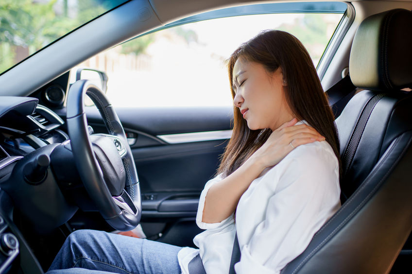 How to Manage Shoulder Pain After Car Accident